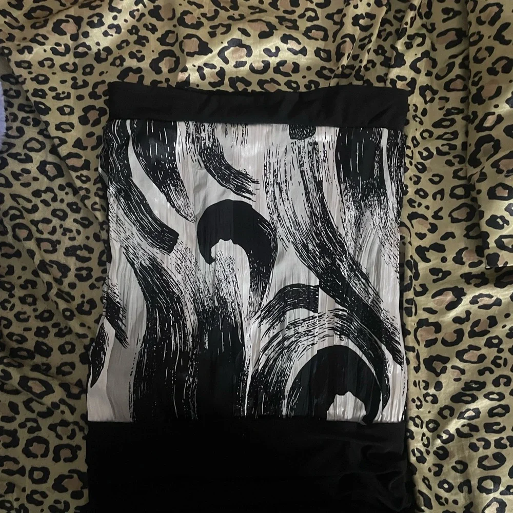Studio Y | Tops | Black And White Abstract Print Strapless Tube Top ...
